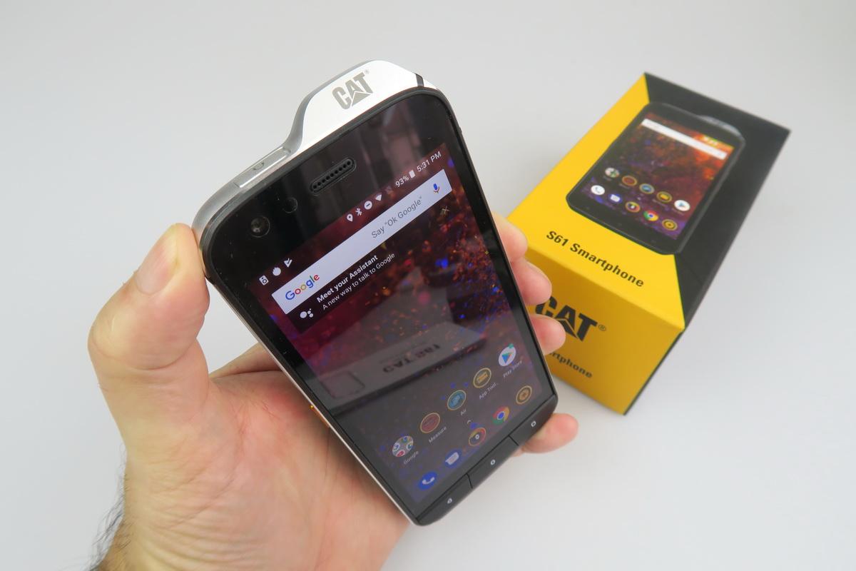 CAT S61 Unboxing: telefon robust cu cameră termică, "ruletă" laser şi ...