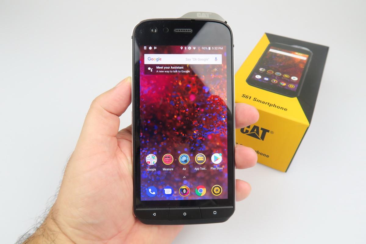 CAT S61 Unboxing: telefon robust cu cameră termică, "ruletă" laser şi ...