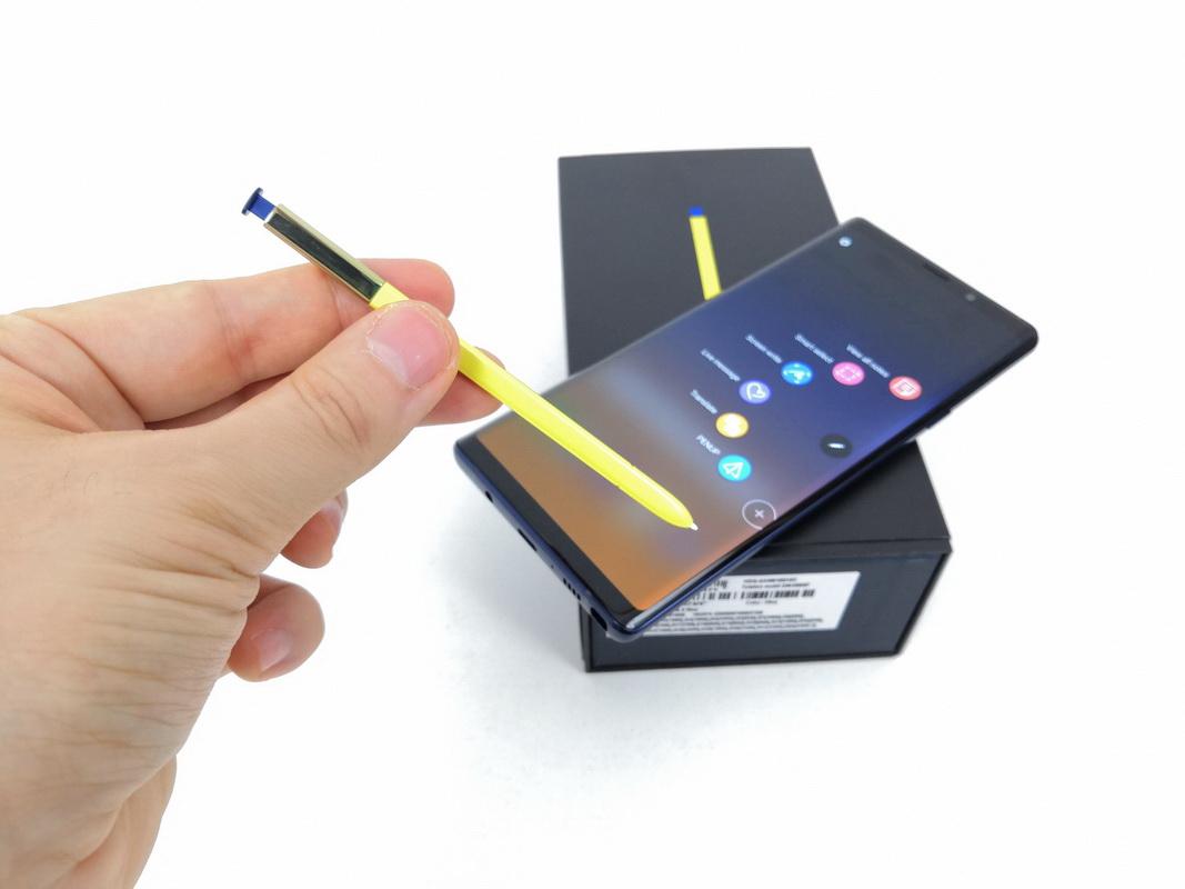 Samsung Galaxy Note 9: Design de SUV Porsche, elegant, dar nu pentru ...