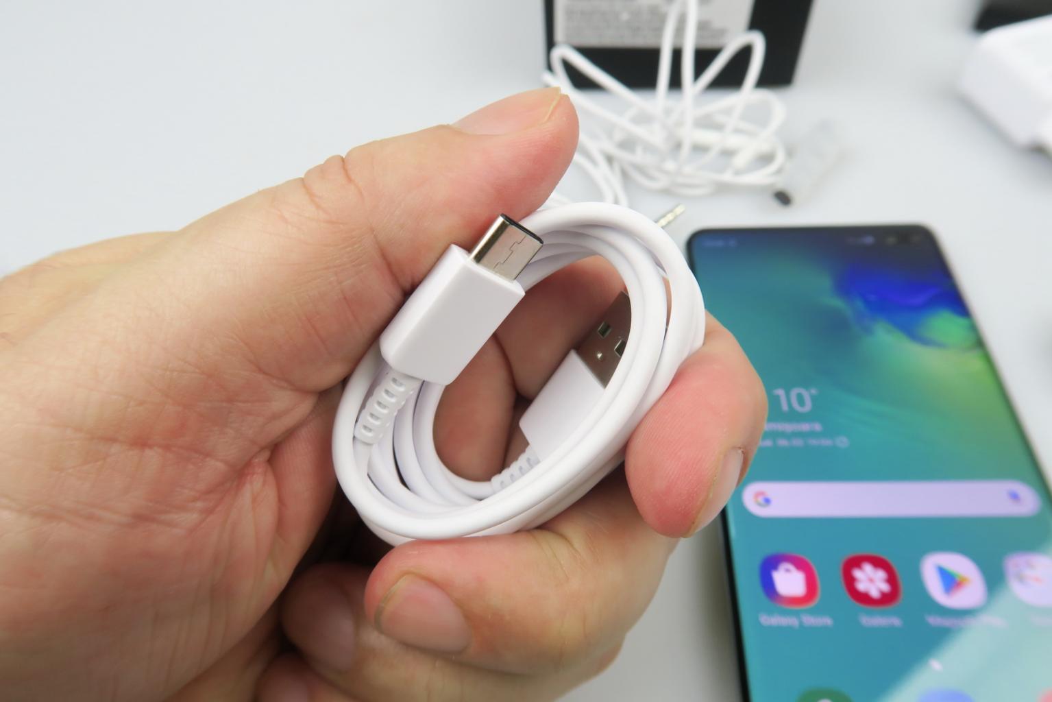 Samsung Galaxy S10+ Unboxing: Flagship-ul aniversar de 10 ani este aici ...