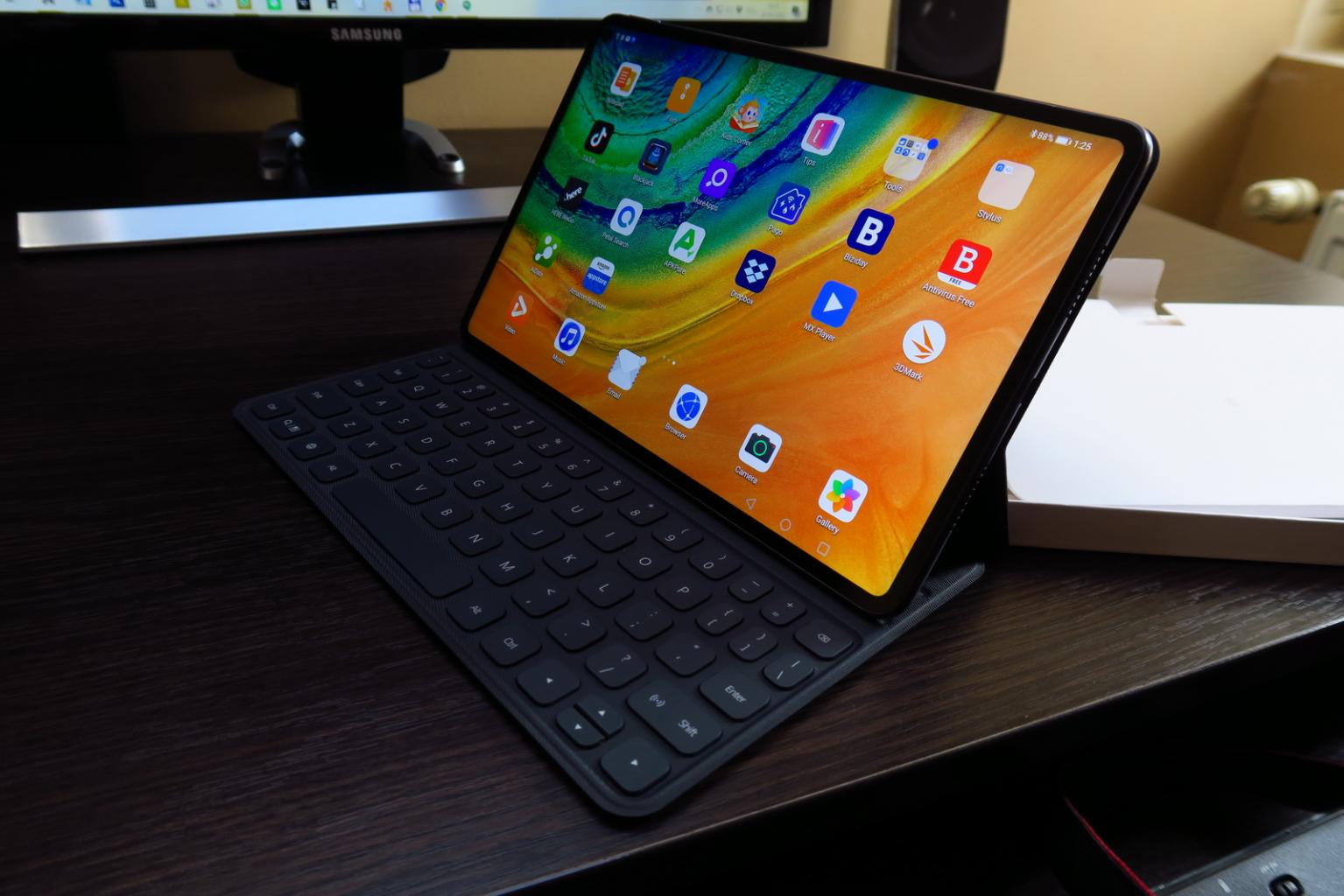Huawei MatePad Pro: Design în sfârşit original, panou din sticlă cum nu ...