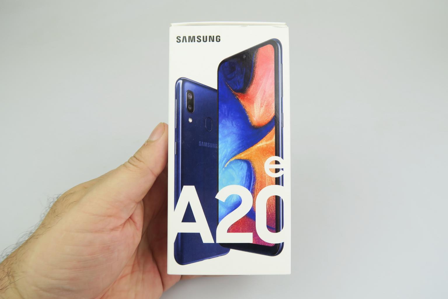 Samsung Galaxy A20e Unboxing: cel mai ieftin telefon cu One UI testat ...