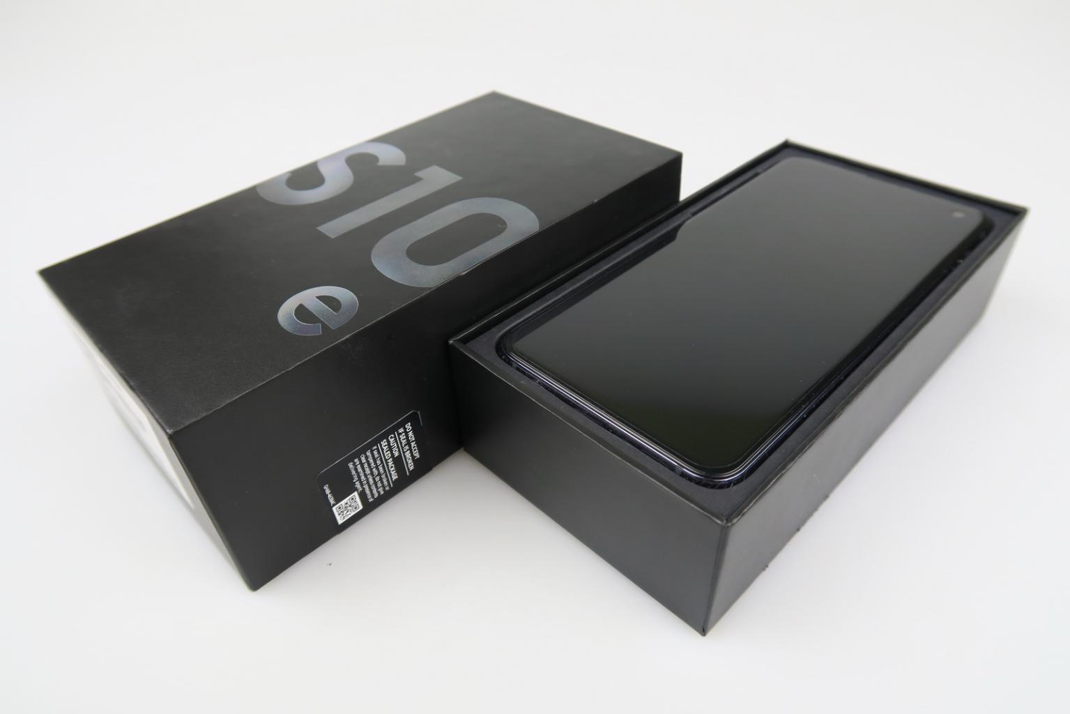 Samsung Galaxy S10e Unboxing + mini review: incredibil de compact ...