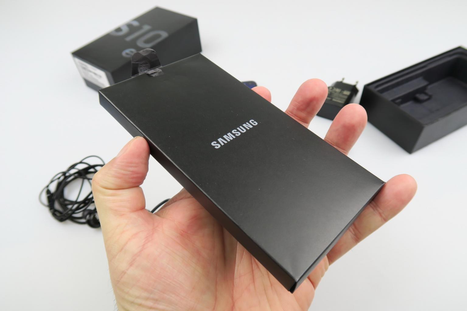 Samsung Galaxy S10e Unboxing + mini review: incredibil de compact ...