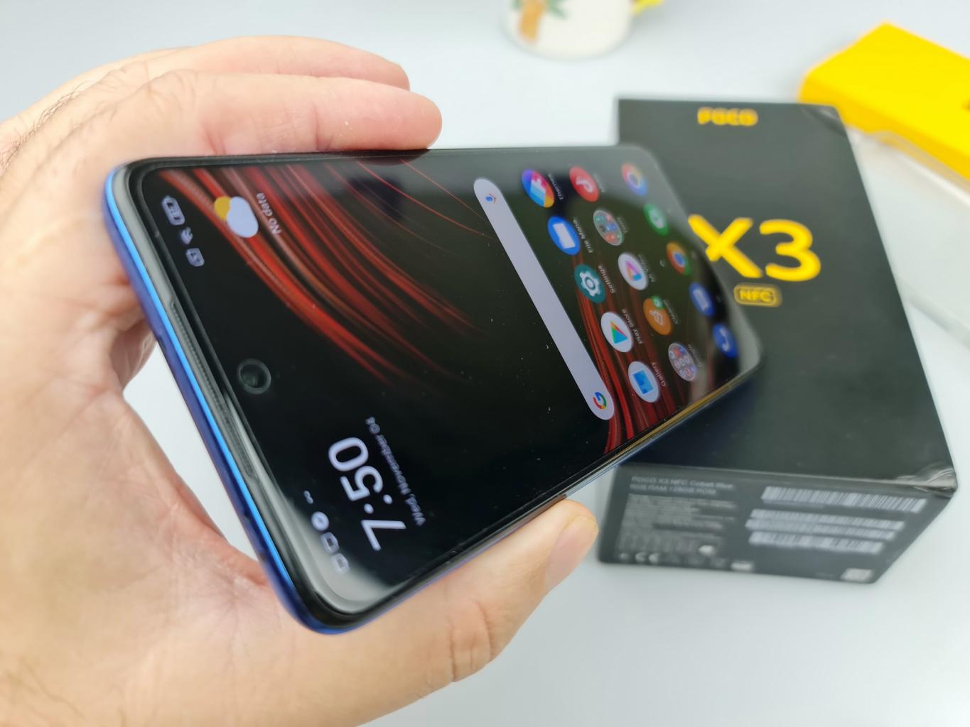 POCO X3 NFC Unboxing: telefonul premiant la raport calitate-preț este ...